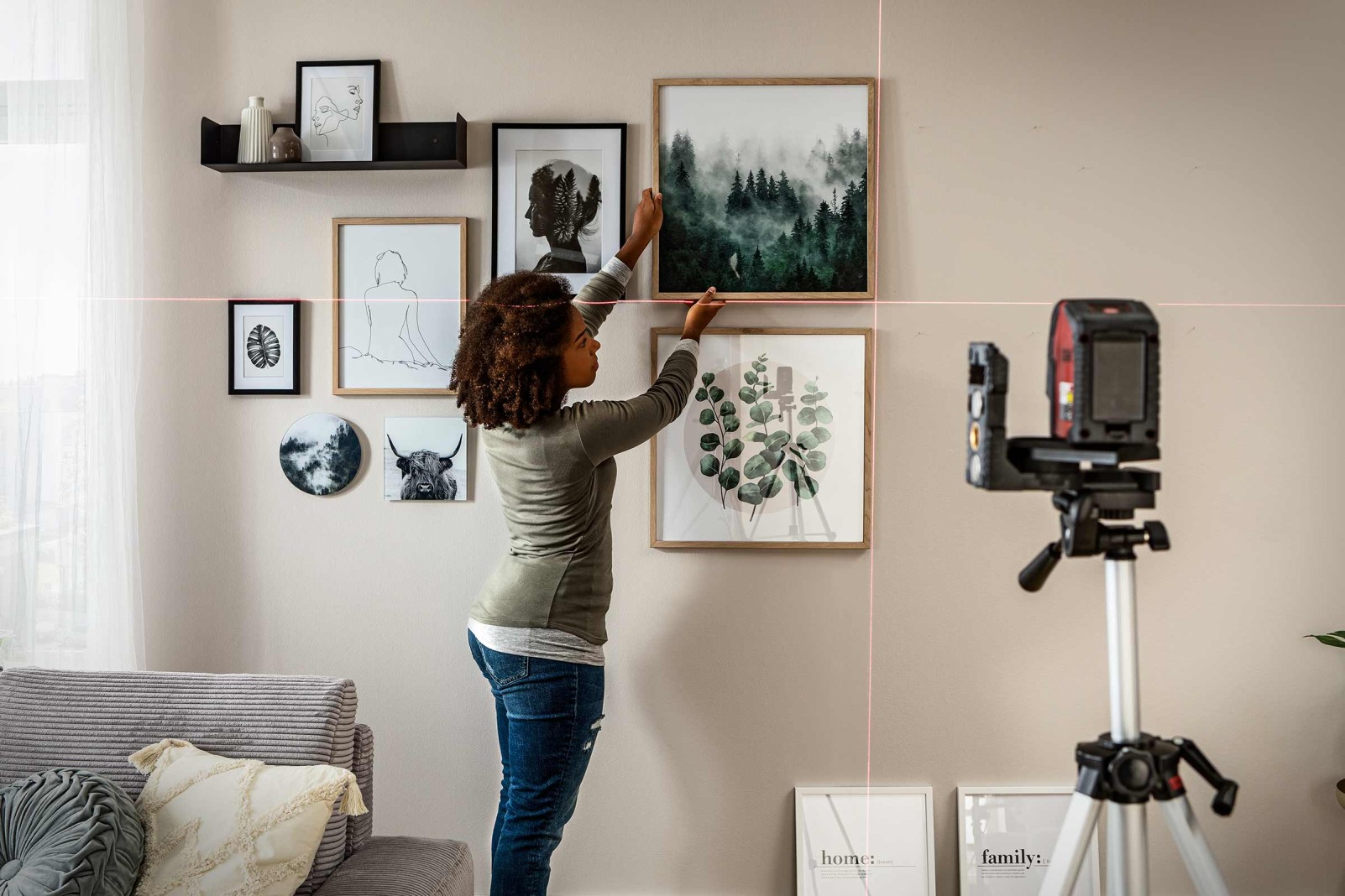 Aménager un mur photos | HORNBACH Suisse